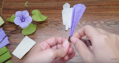 How to make morning glory flower from crepe paper