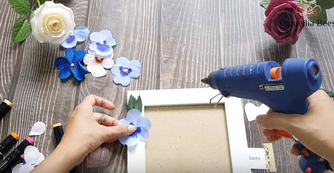 How To Make Paper Flower Photo Frame With Pansy Crepe Paper Flower ...